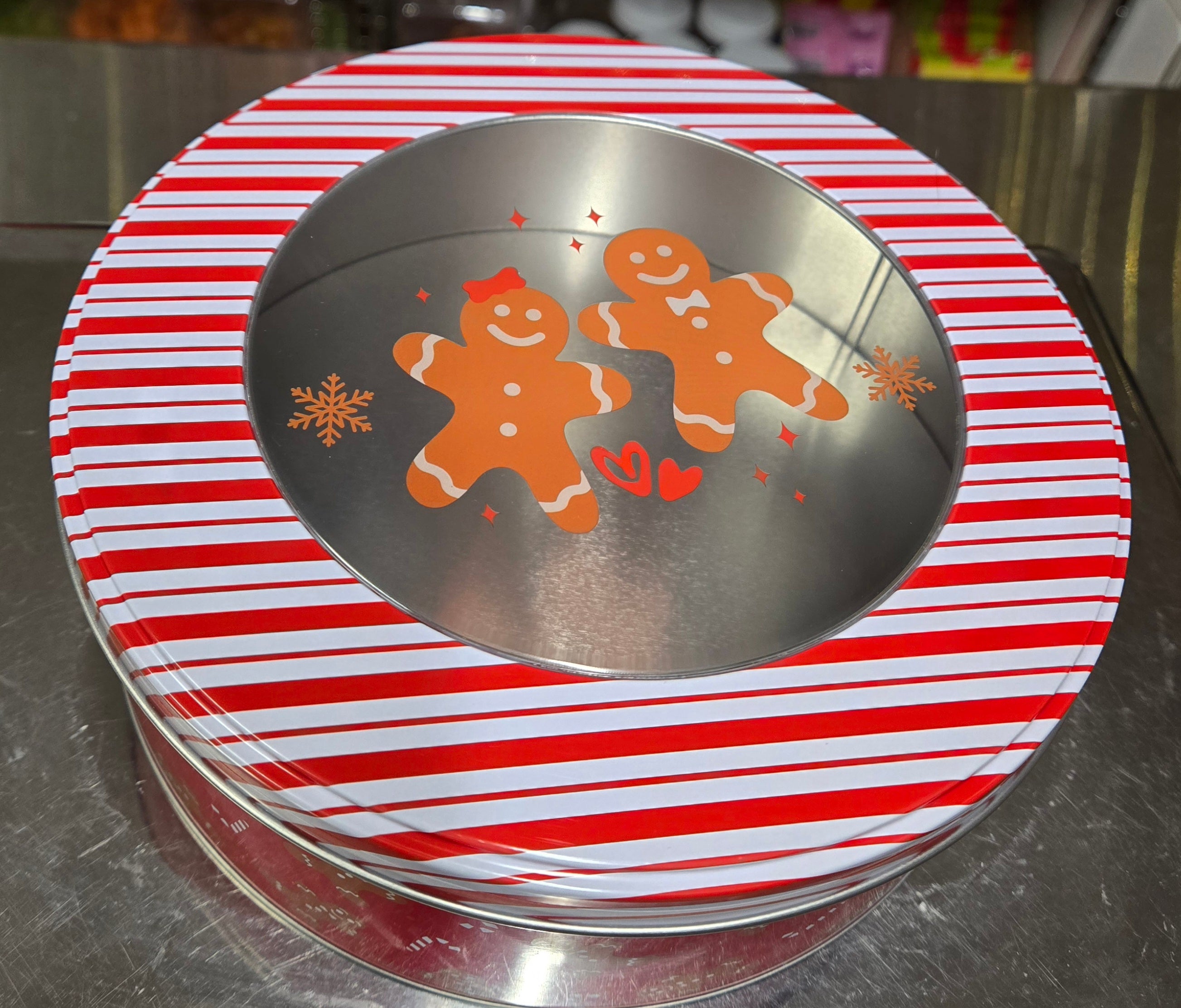 3 lb GUMMY Red Round Gingerbread Man TIN! – Candy Carousel